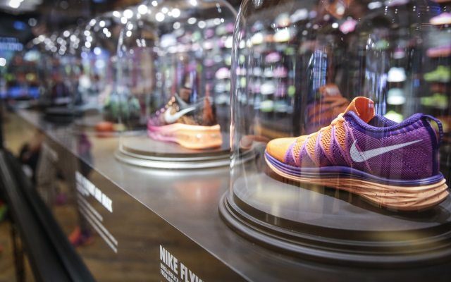 Nachtrag Nike Berlin: Carl Lewis eröffnet Store