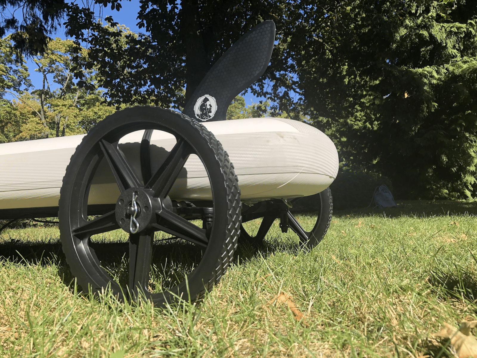 SUP Transport mit dem Fahrrad. SUP Wheels Transportwagen im Test ...