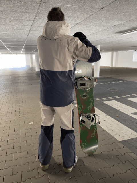 Coole Skibekleidung kaufen? Montec Erfahrungen - Skijacke und Skihose ...