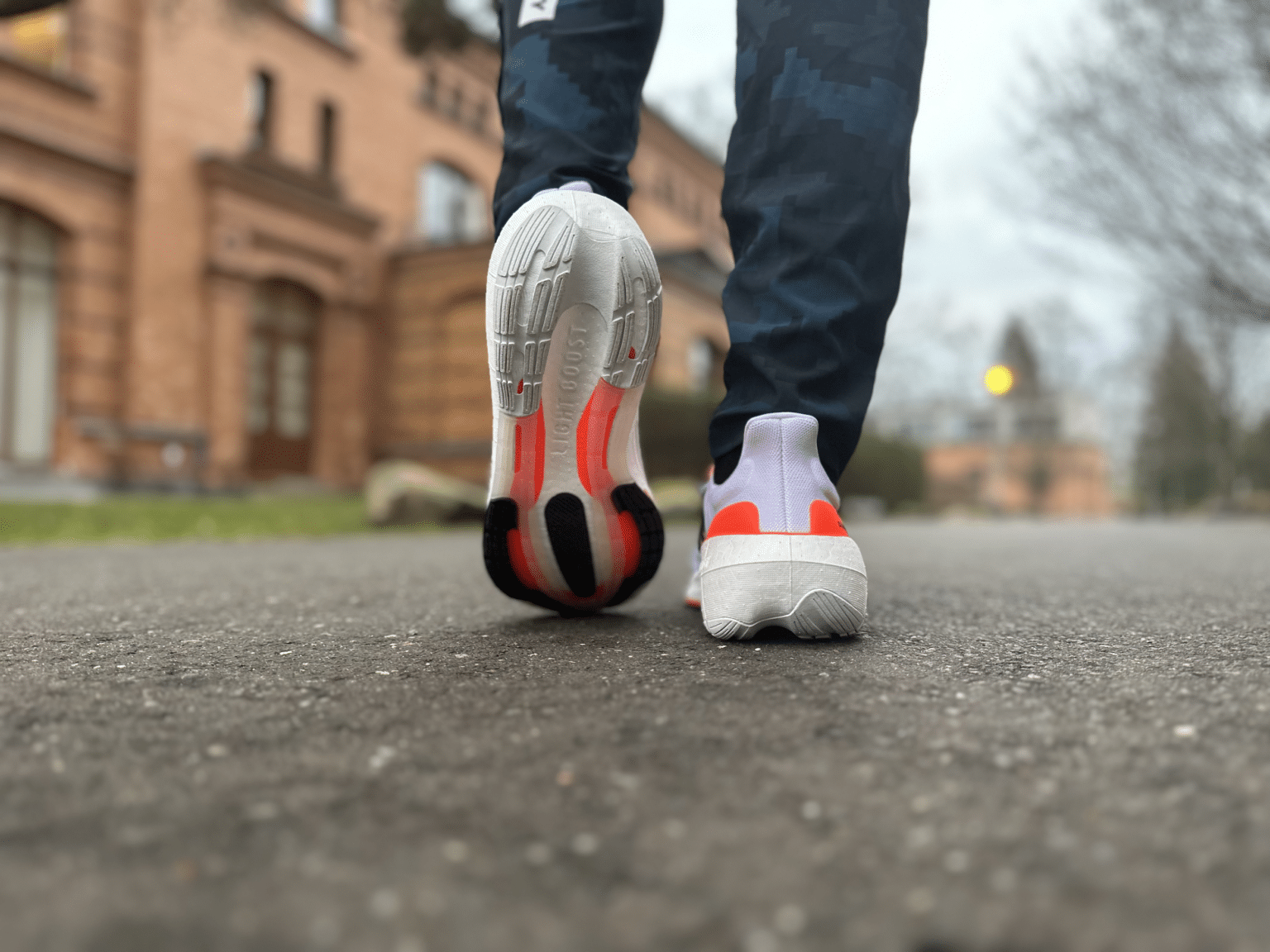 Asics Superblast 2 Paris Test: Läuferfreude oder Jogging-Frust ...